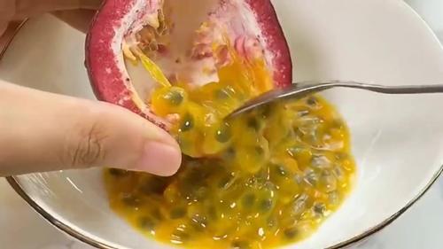 吃了这么多年才知道的百香果皮才是宝!