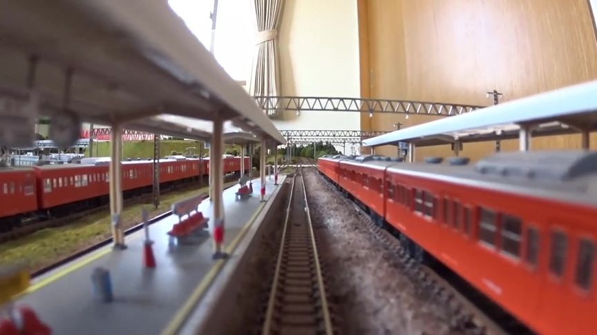 模型火车上,第一视角,感受一下火车的速度!