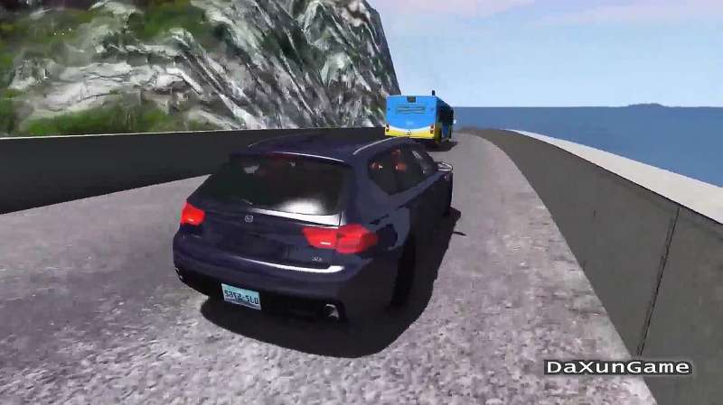 车祸模拟器:弯道超车又漂移,结果撞车了