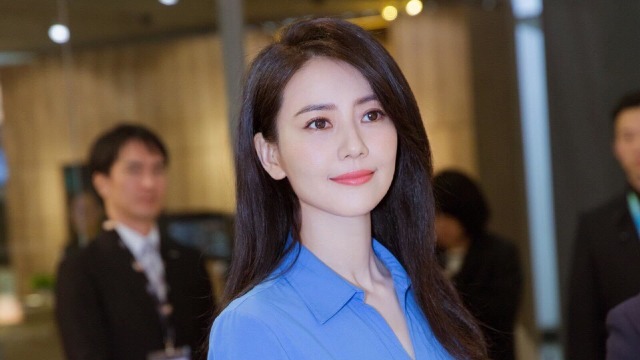 同是一线女星,杨幂杨颖赵丽颖生子后事业更红火,唯独她处境