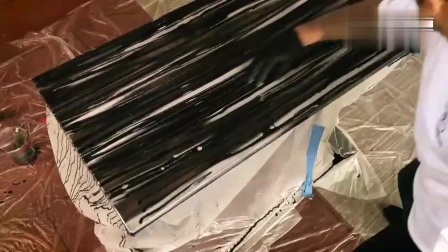 看看国外是如何改造木桌的,这是什么颜料?最后效果震撼了!