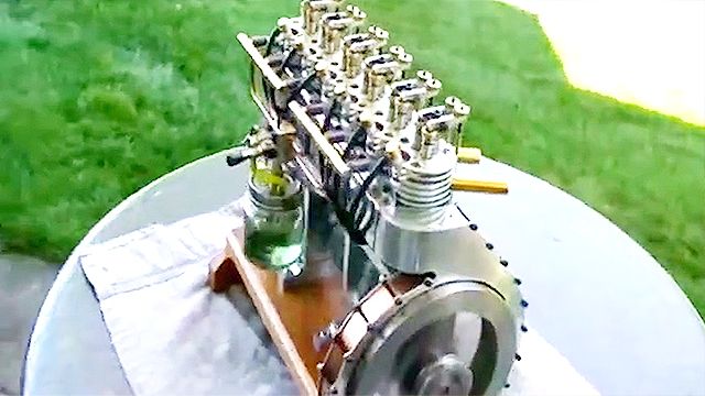 超级牛人组装打造模型燃油发动机,太震撼了