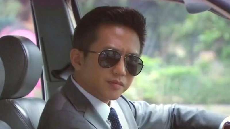 摆地摊起家,终于梦想成真!