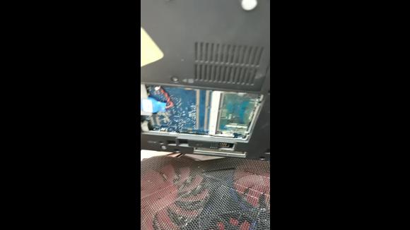 拆了一个内存,电脑还能开机,另一个内存在哪?