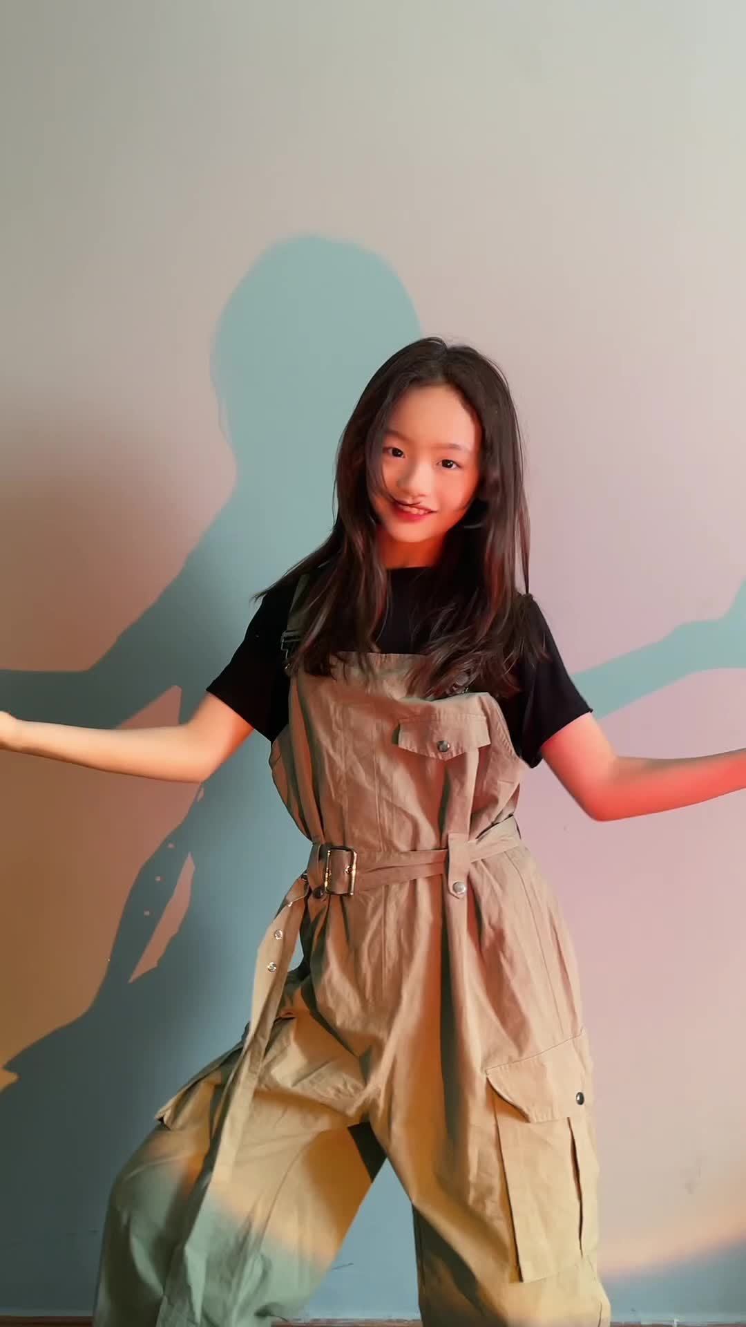 火不火的不重要啦重要的是太喜欢这节奏啦让我们荡起双桨dj