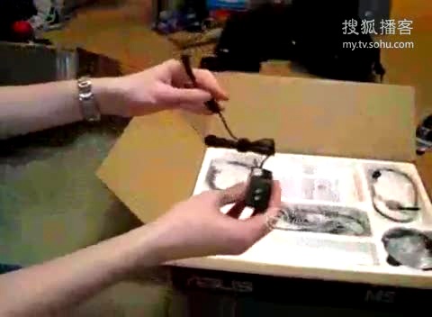 纤薄的机身 华丽的外观 华硕MS238H