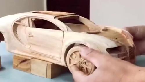 木头做个跑车的模型,现在的牛人真的是越来越多!