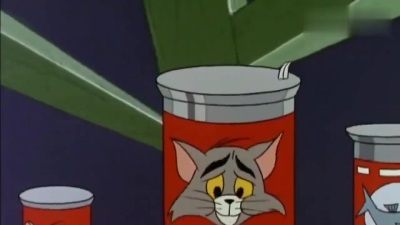 猫和老鼠:猫追老鼠掉入海里,被鲨鱼追杀,猫全身都吓白了