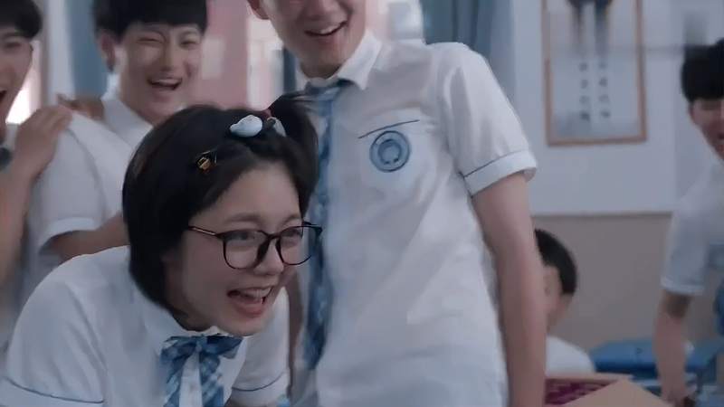 少年:学霸用计算器打游戏,这波操作同学们惊了!