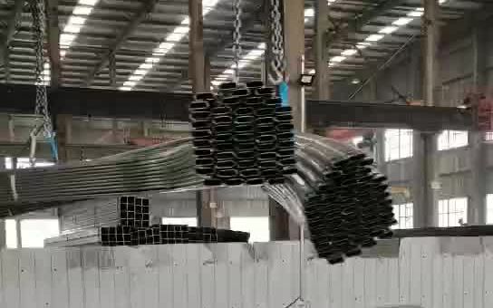 镀锌钢管拉弯成弧形用作温室蔬菜大棚搭建骨架-广东佛山西东钢材-钢...