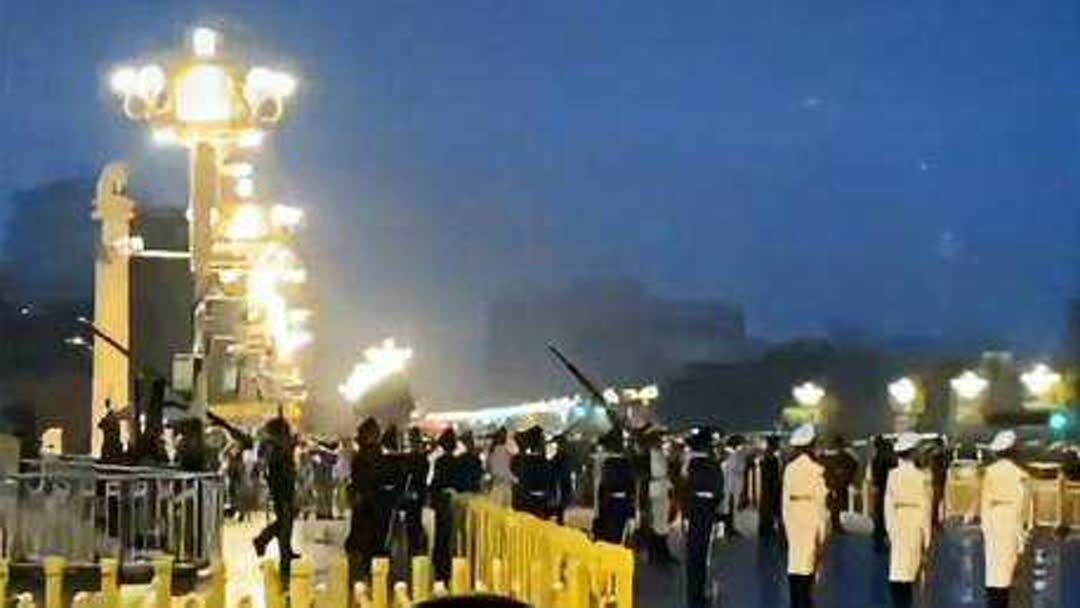 2020年10月1号早晨6点10分,天安门广场升旗仪式,太感动了
