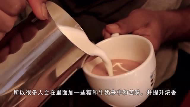 印度街头的冰咖啡,制作过程像耍杂技一样