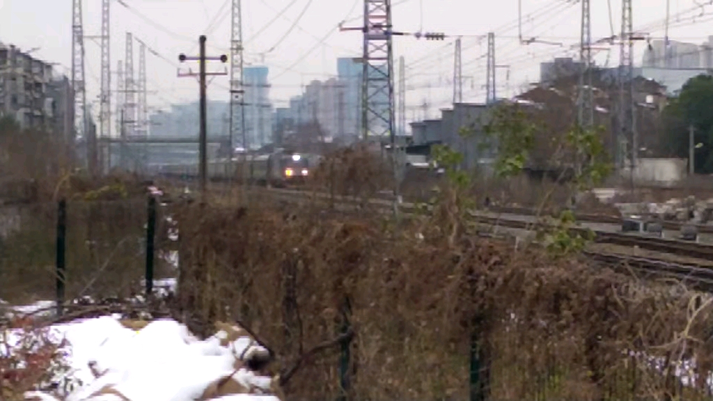 京广汉丹线拍车K8016和K531次列车交汇