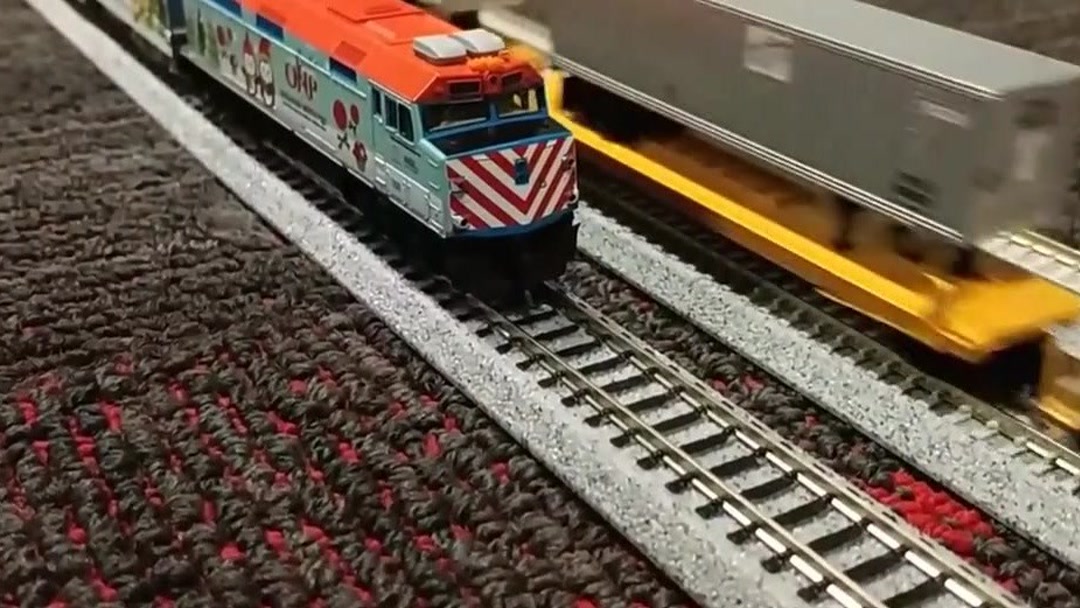 火车模型实拍!好真实的火车模型!网友:这是哪国的火车?