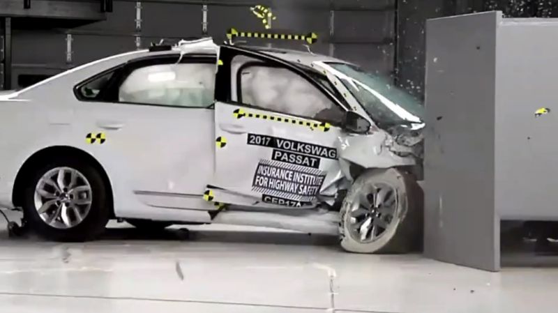 德系同门碰撞测试,帕萨特和速腾正面小面积碰撞测试,看谁更安全