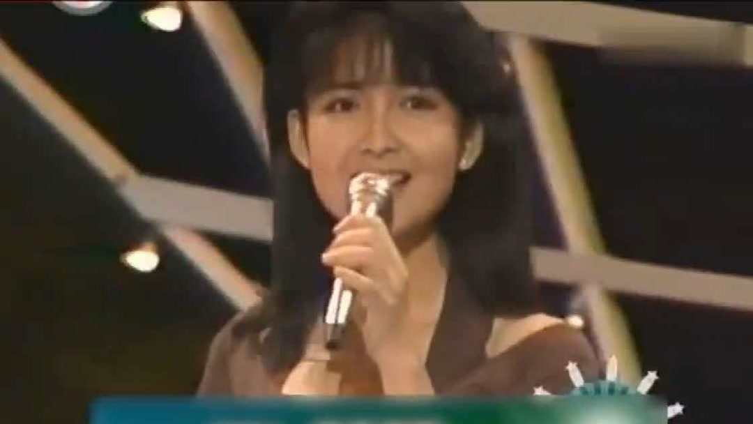 刘德华、周慧敏颜值巅峰时期,画面好美,草蜢也在