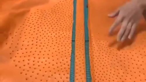 原来皮带都是这么做出来的,没想到这么简单,你们是不是也觉得很难呢