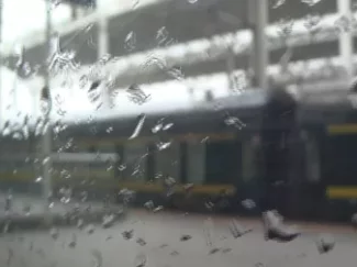 (车厢视角)Z50次列车离开石家庄车站