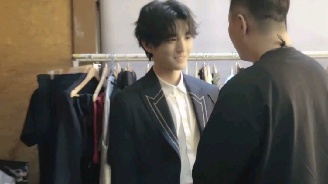 [王俊凯]祝王俊凯工作室三岁生日快乐!(凯boss in日光旅行)