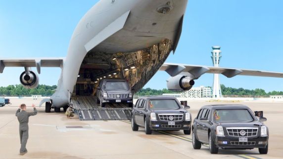 空地一体!美国庞大的“总统车队”是如何运输到世界各国的?
