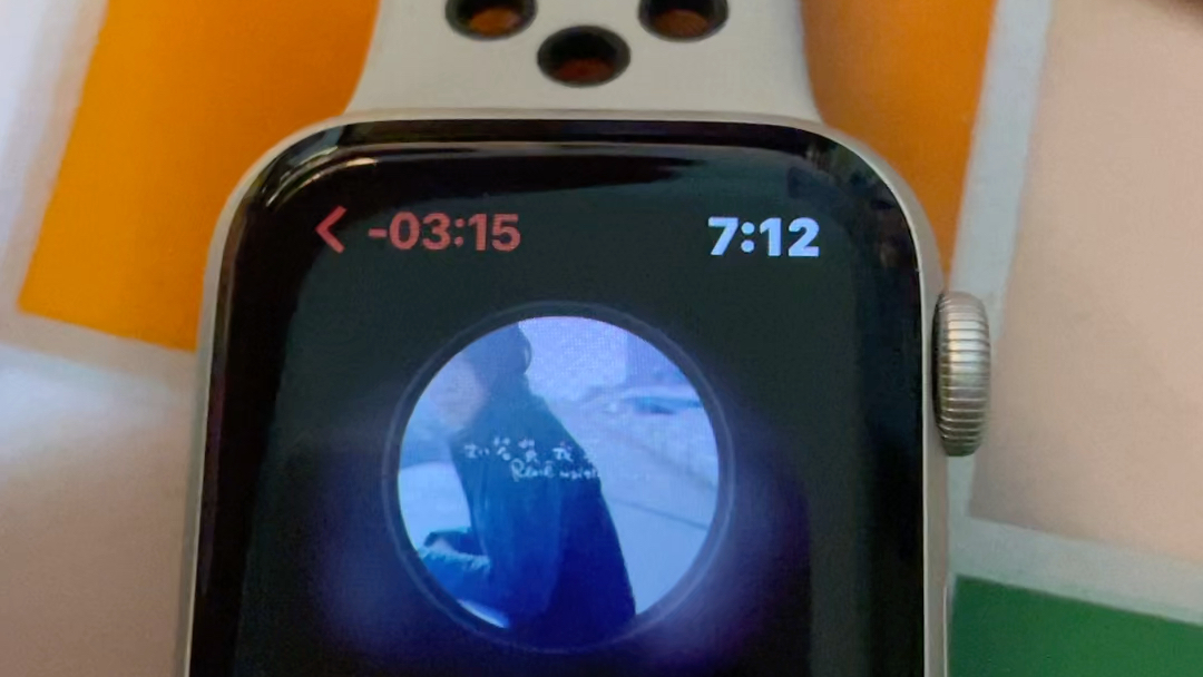 今天卡了个Bug苹果手表竟然可以外放了