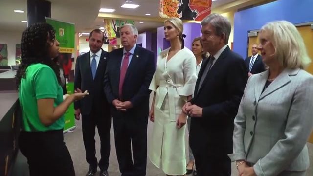自律+努力+方法+坚持+时间=优秀#英语演讲 #美剧推荐 #国际