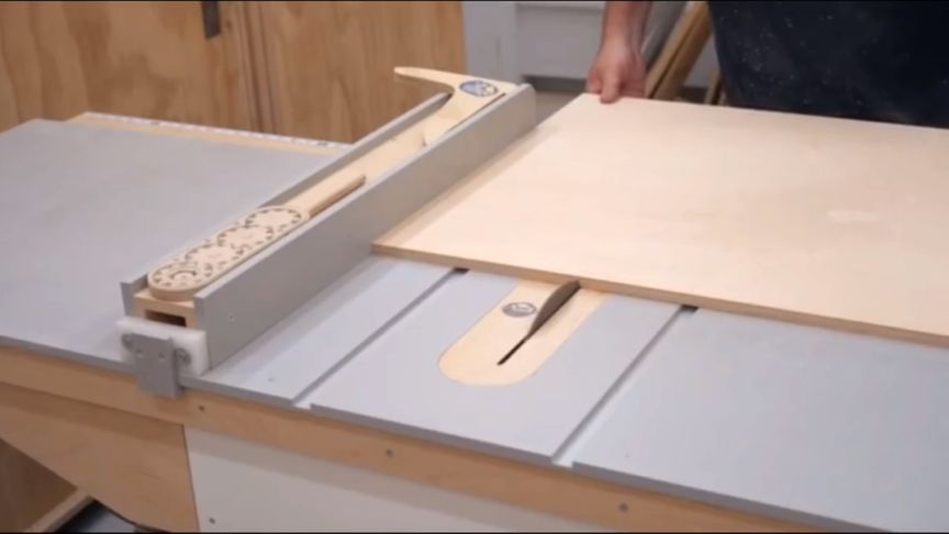 理想电竞房|自己diy木质电脑桌,非常实用