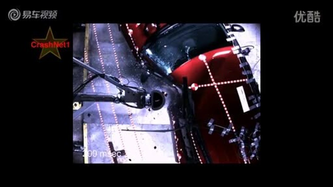 2014款JEEP指南者 侧面柱形碰撞测试