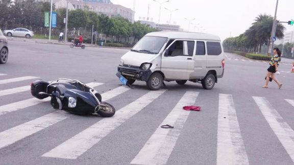 交警提醒:行人闯红灯被撞死车主要负刑事责任,但有一种情况除外