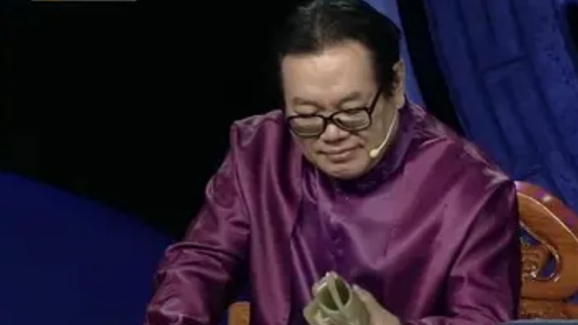 150万买226斤新疆和田玉,老汉推来鉴宝,专家脸色瞬间大变!