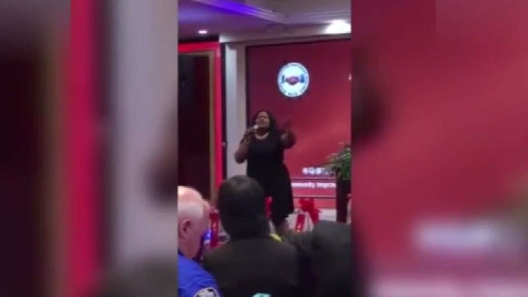 华人创办社区举行纪念活动 黑人大姐献歌《上海滩》