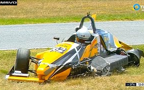 【瞬间爆炸】2021一月份十大赛车撞击