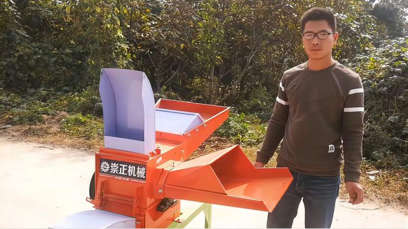 家用型综合粉碎机,能铡草,揉丝,粉碎,适合鸡鸭鹅猪牛羊使用