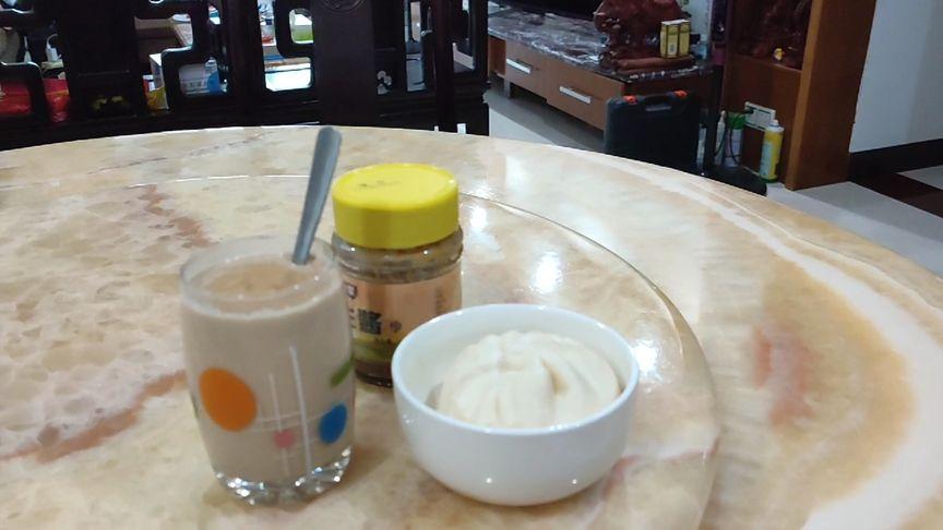 我差不多每天喝一杯咖啡,看我是怎样煮的,别笑!