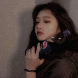 君不望月亦不悦 