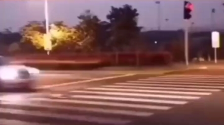 国内首个动态红绿灯,喜欢吗?