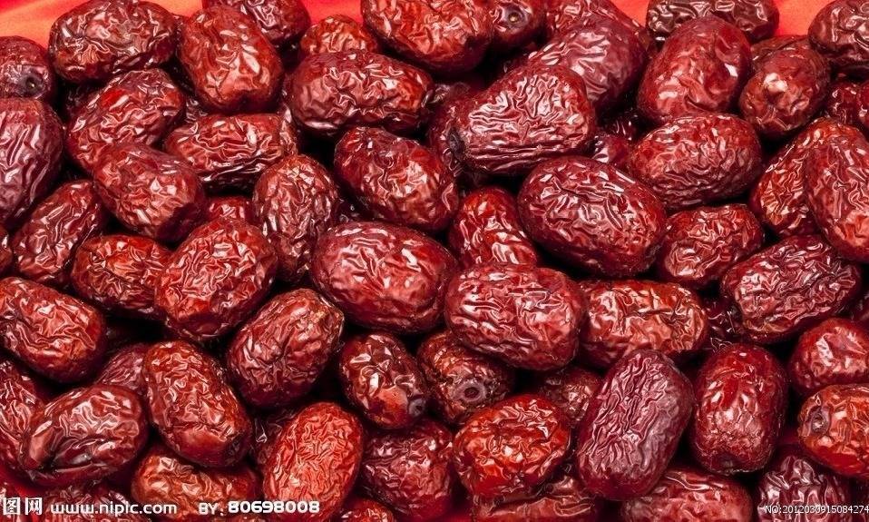红枣营养美味,常吃对身体健康有好处,但是要注意以下这几点