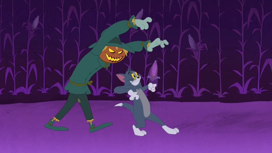 汤姆不慎闯入阴森稻田 遇到恐怖稻草人 被吓得拔腿就跑 头也不回