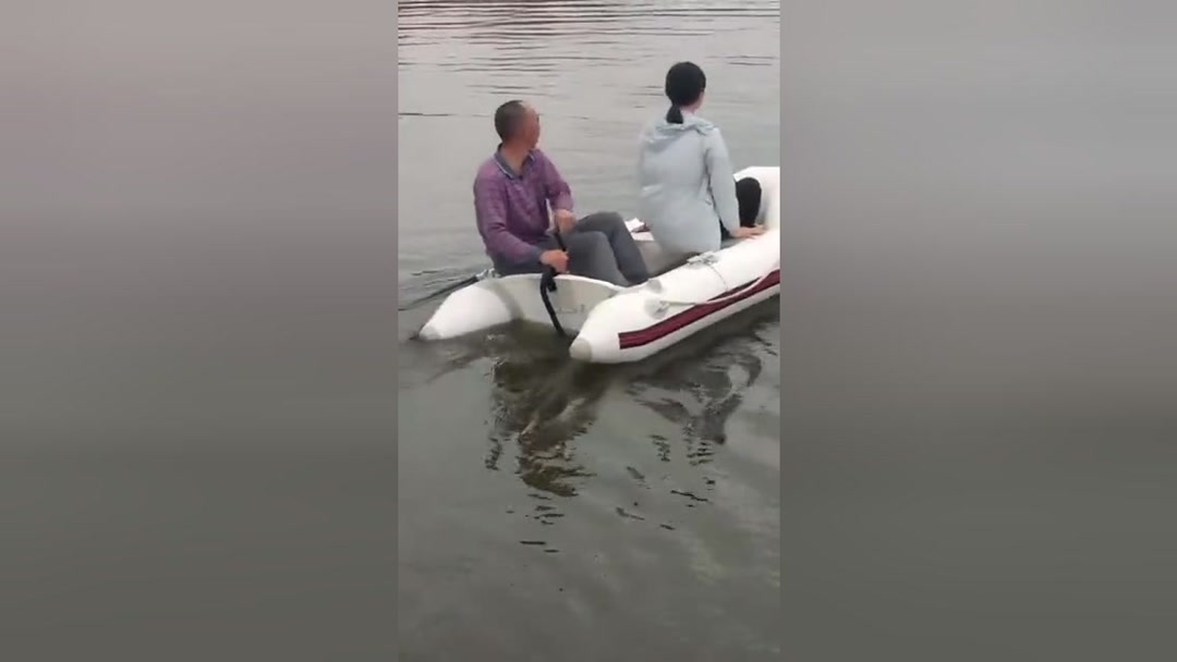 手摇动力螺旋桨推进器入河实用