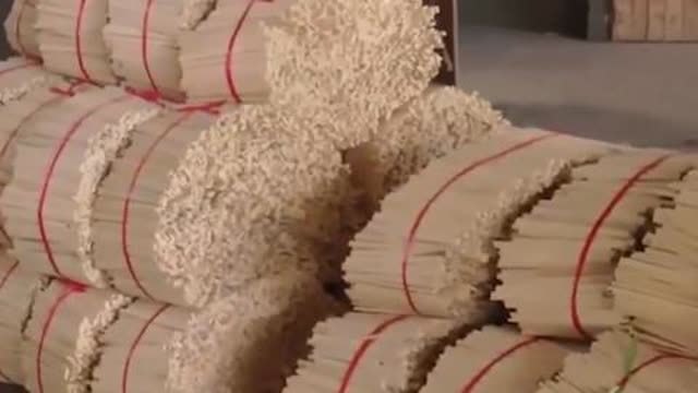 天下铁事闻:一次性筷子是怎么生产的