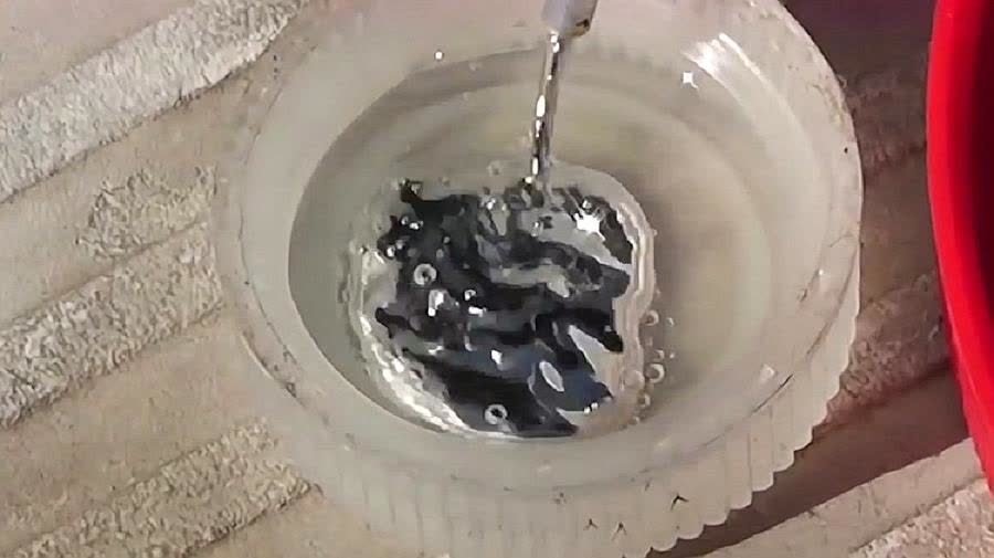 当水银遇上浓硫酸会怎样?老外做了个实验,场面让人震撼