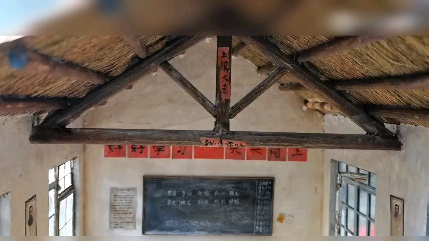 这个教室模型太像了,满满的回忆