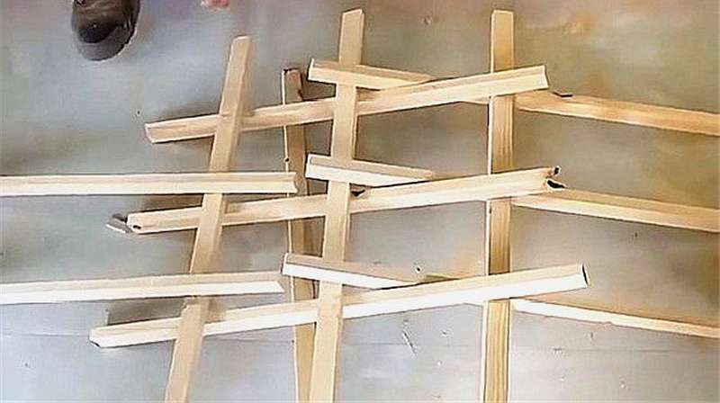 民间高手结合古代智慧,简单几个木棍就能设计出这个作品,厉害!