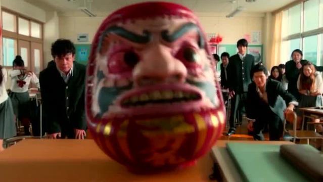 学校玩起了死亡游戏,输就会死,只有赢了才能活命