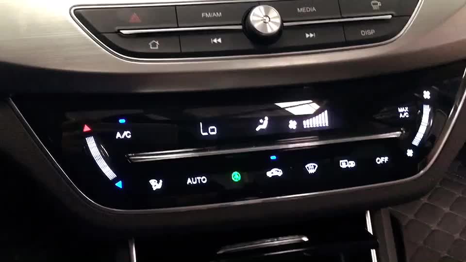 长安睿骋cc里面的控制按键都是触屏的