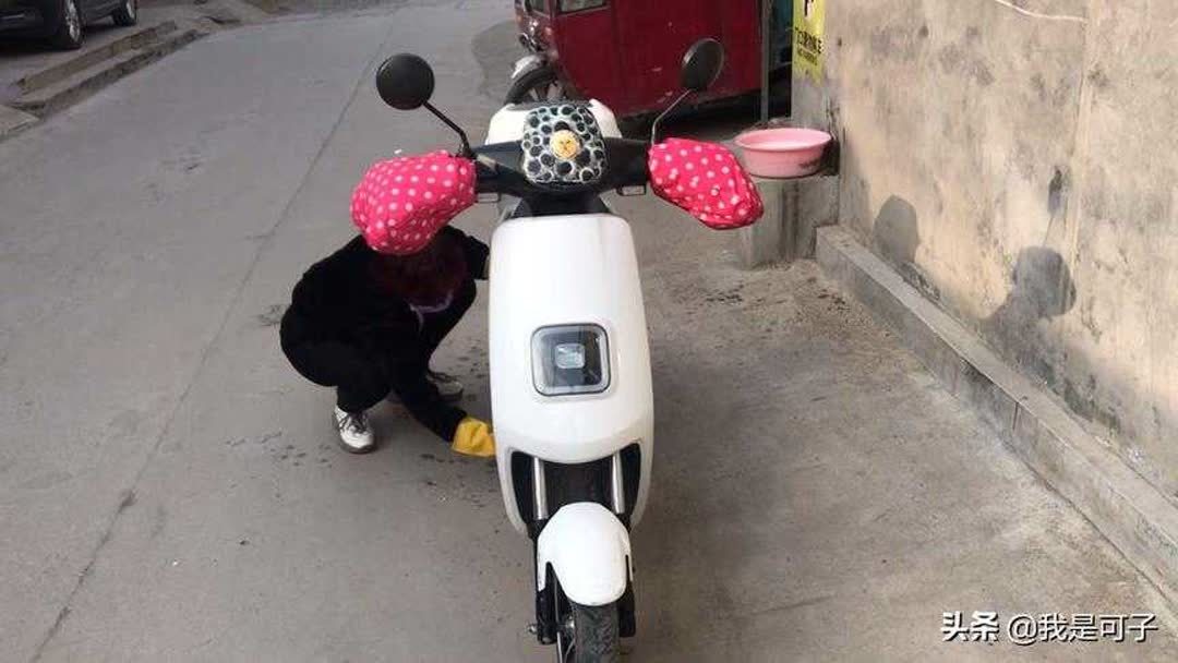 锂电车换成铅电车是什么样的,看我姑花了多少钱,换电瓶真的不贵