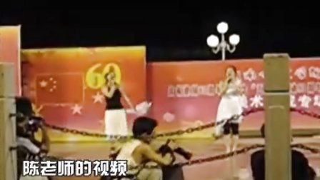 毕业晚会上的老师表演