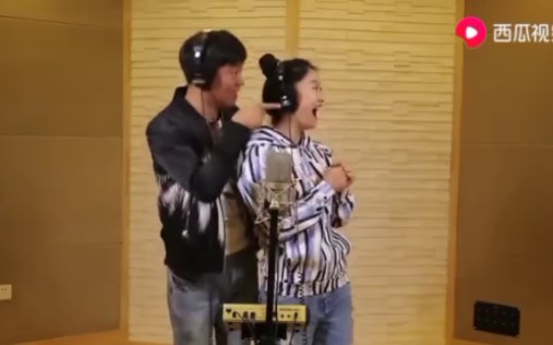 【凤凰传奇】 与网友可爱有趣互动合唱