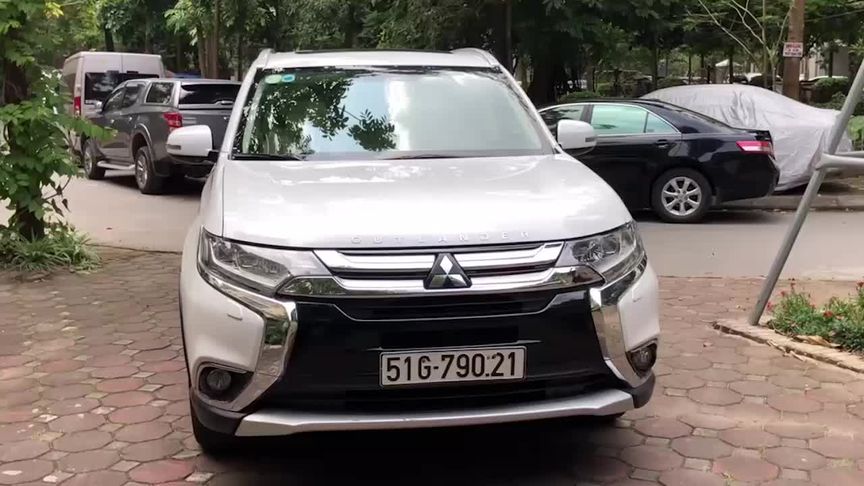 总算见到实车了!2020款三菱欧蓝德,坐进驾驶室,才是心动的开始