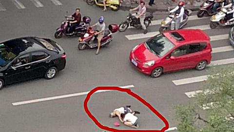 车主注意了: 不停车礼让行人, 扣3分罚款200元